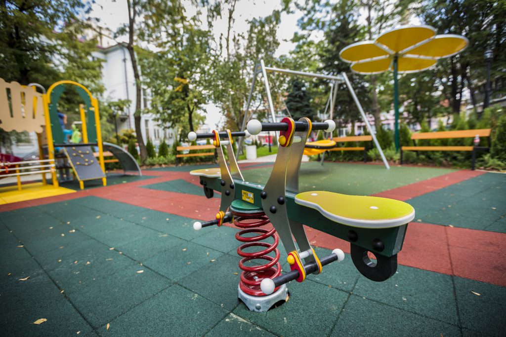 New Playground In Pirogov Emergency Hospital Yard Unveiled - America ...